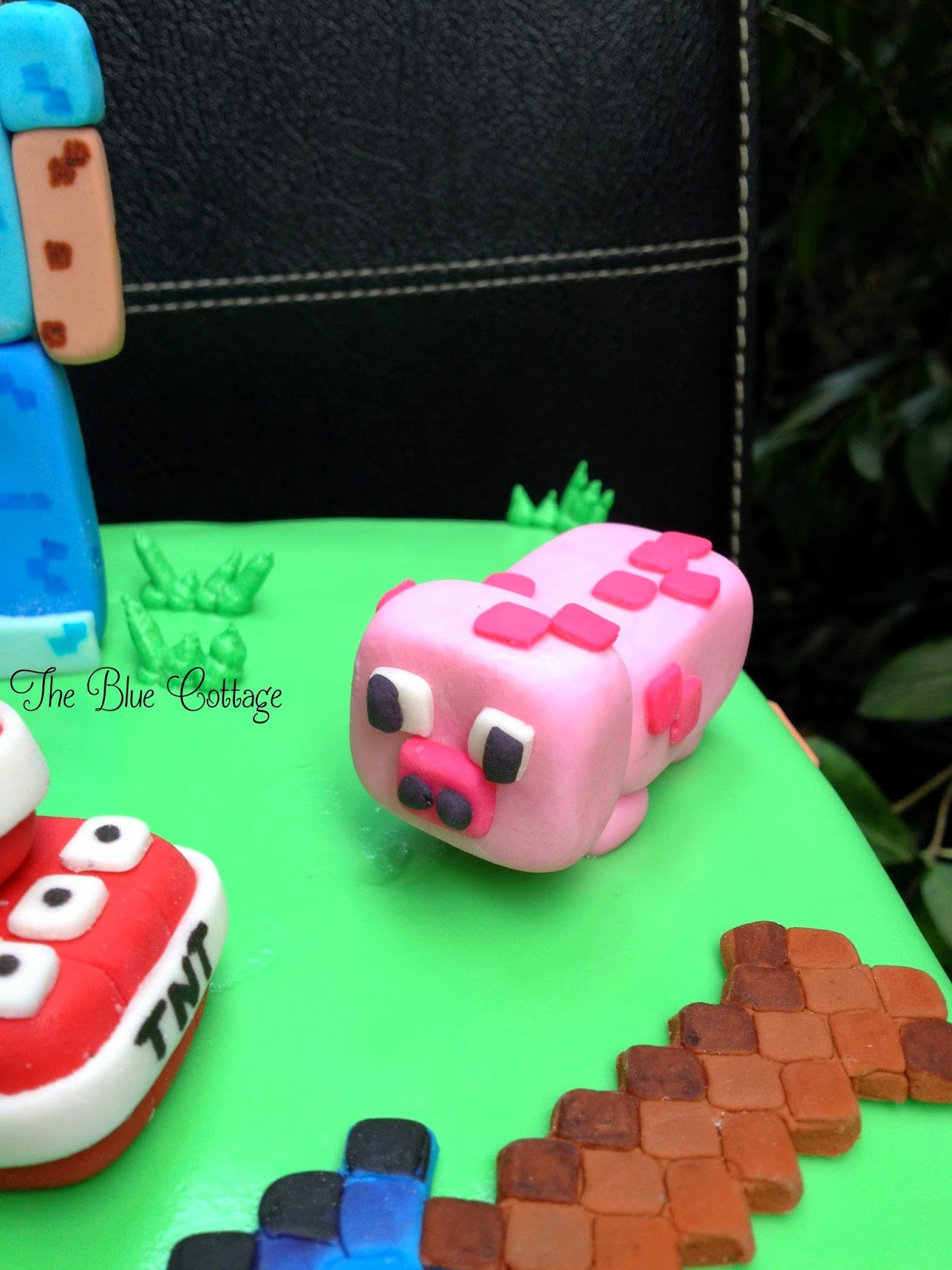 The Blue Cottage: Children's Cakes - Minecraft