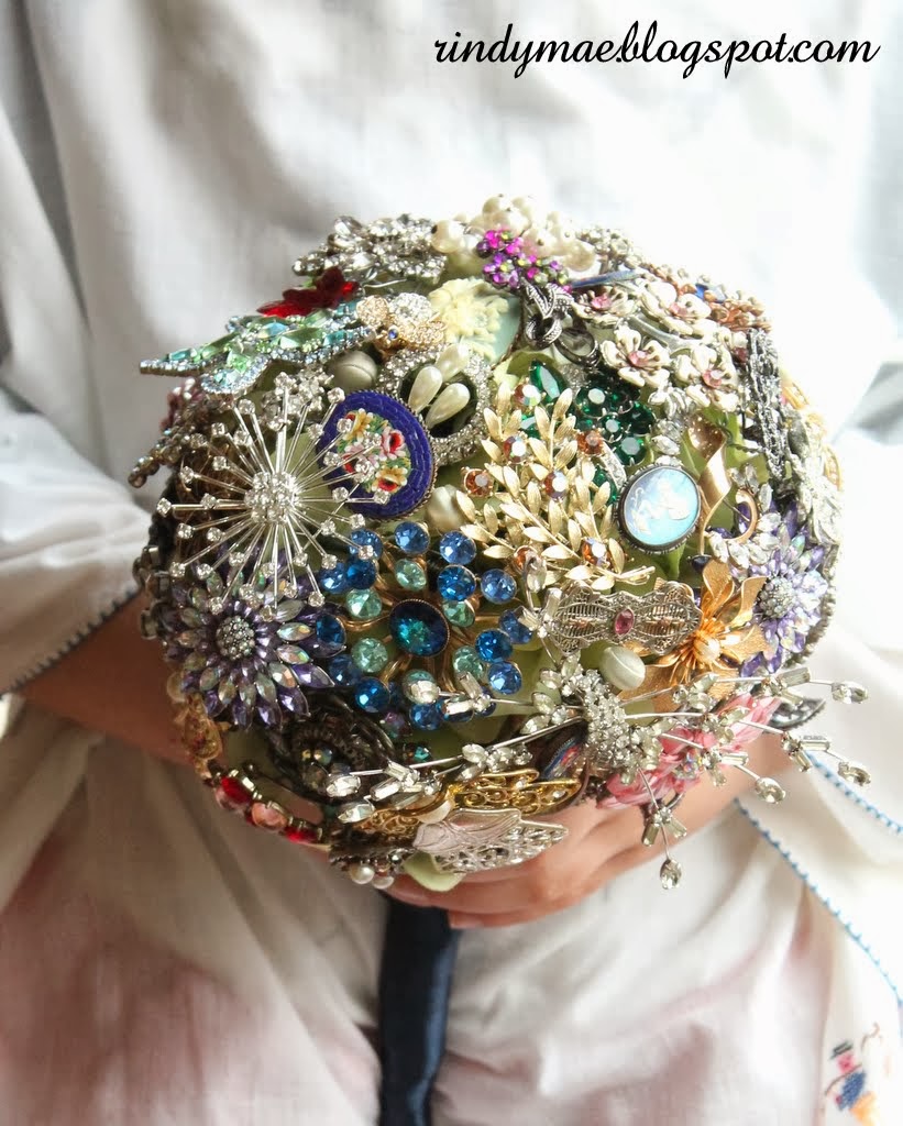 Rindy Mae: DIY Brooch Bouquet