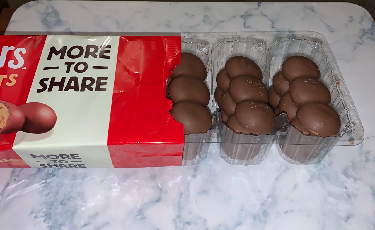 FOODSTUFF FINDS: Maltesers Biscuits (Asda) By @Cinabar]