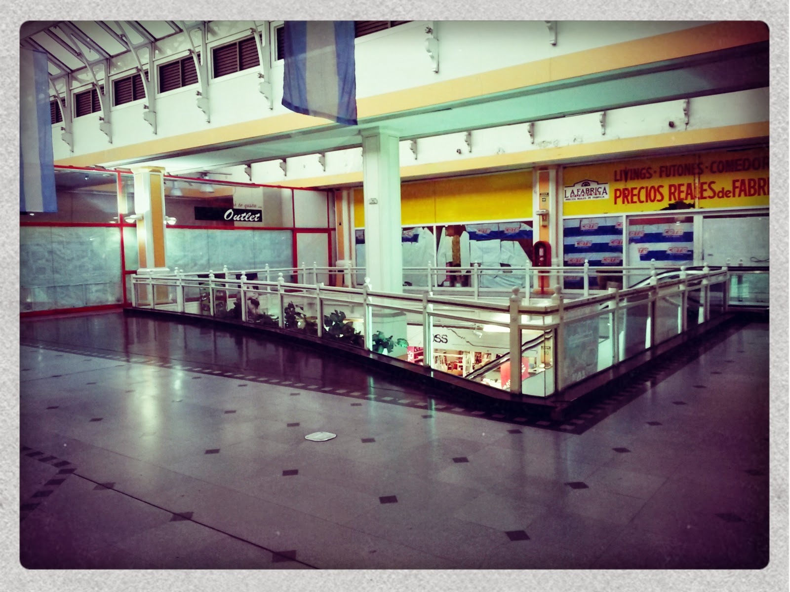 Spinetto Shopping - Nido de caranchos