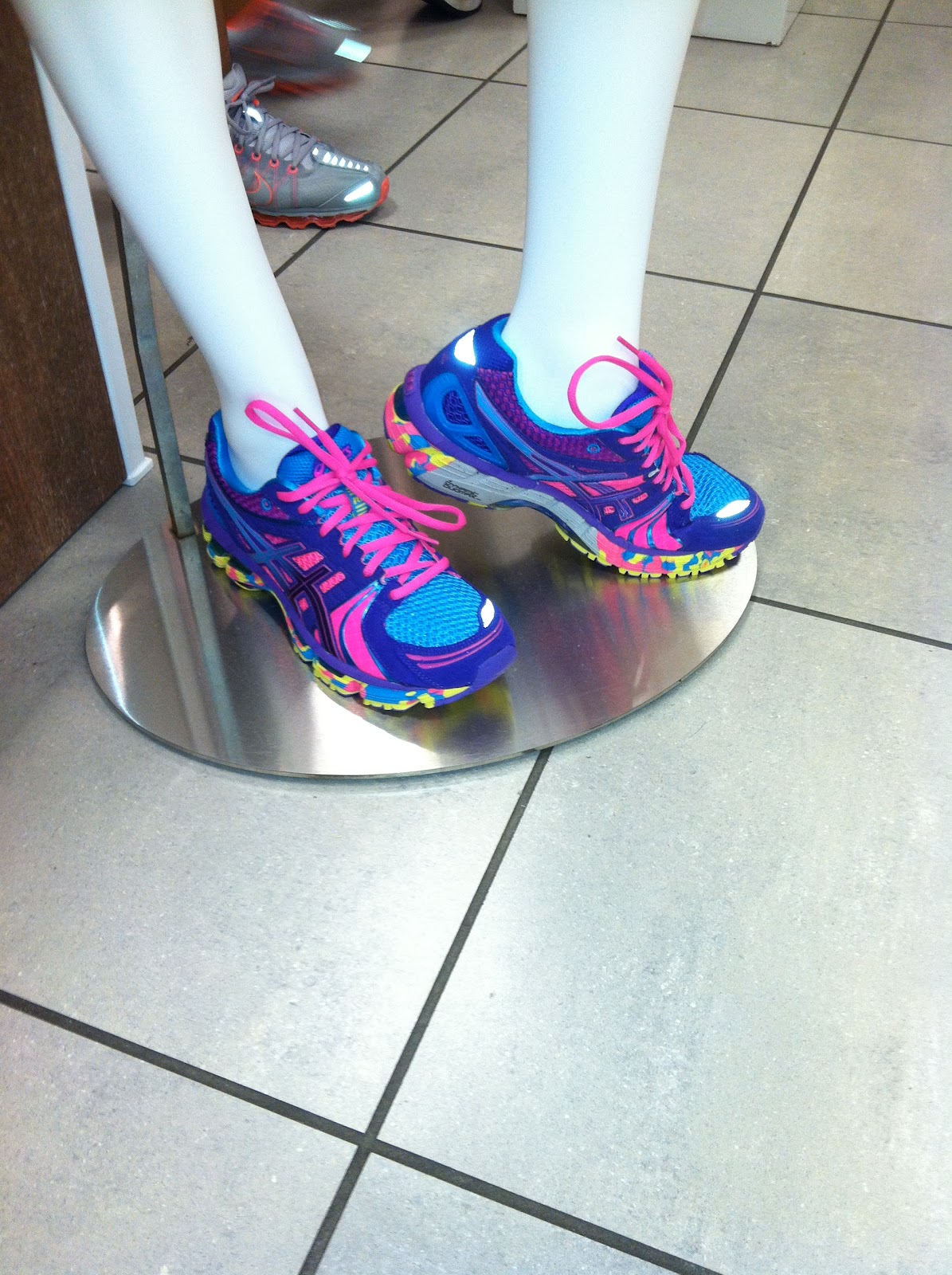 CSM: A Style Maven's Diary...: [Chicago Fashion Event] Lady Foot Locker ...