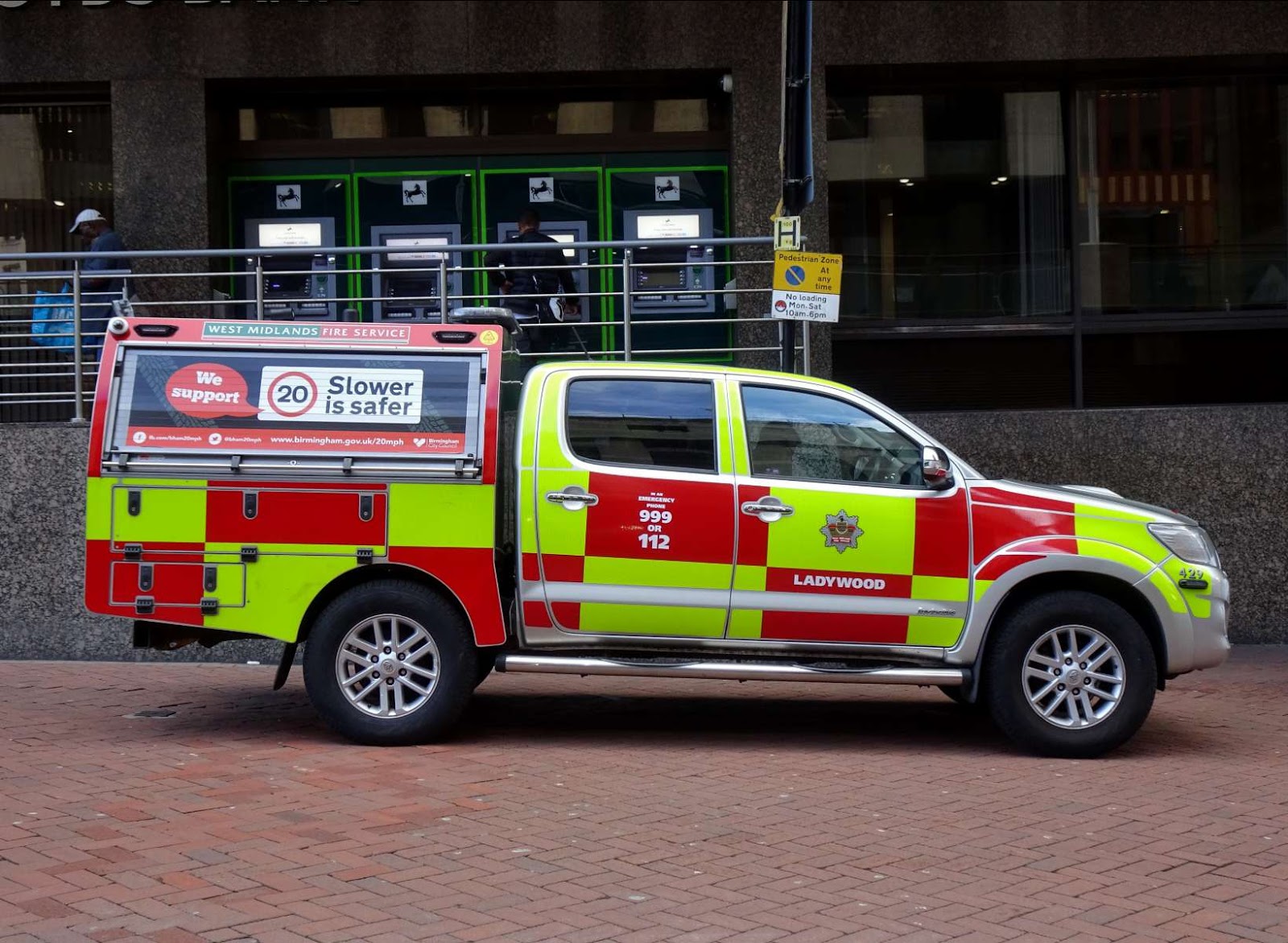Vinnyman's Emergency Service Vehicles.: West Midlands Fire Service ...