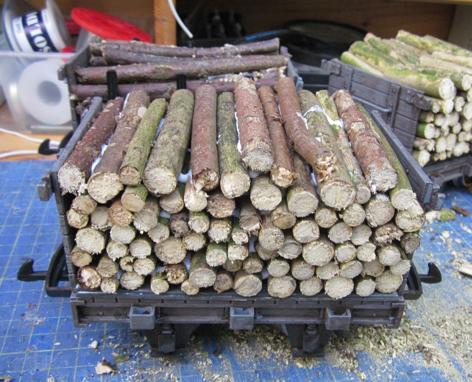 Peckforton Light Railway: How I weathered some LGB Feldbahn timber ...