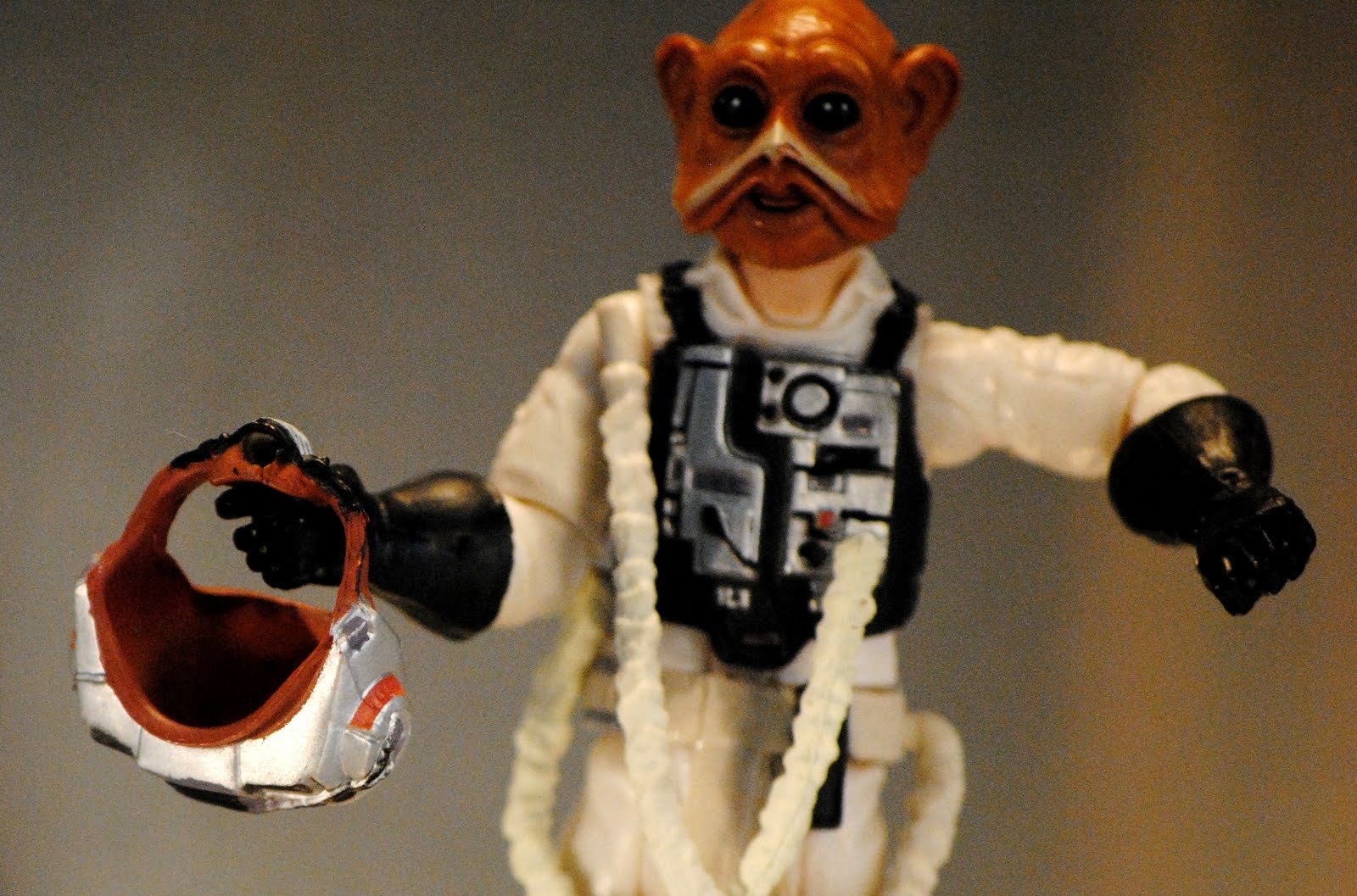 ACTION FIGURE EMPIRE: Ten Numb and Nien Nunb: Comfortably Nunb!