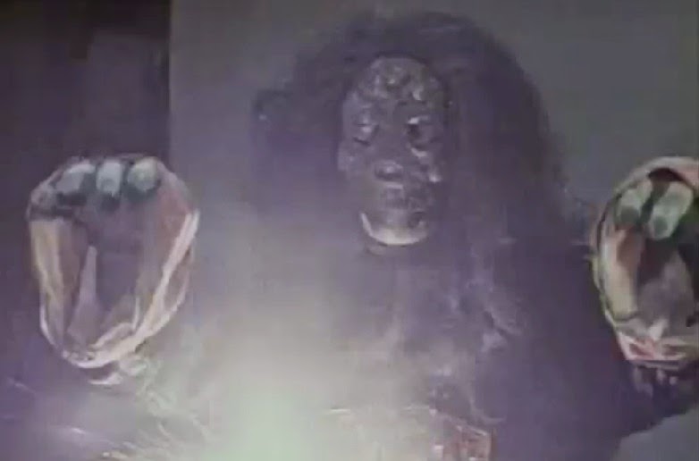 The Bloody Pit of Horror: Robo Vampire (1988)