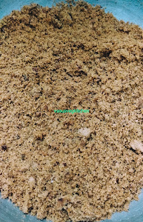 Vasusvegkitchen: Batheeth - Emirati Dates crumble Batheeth