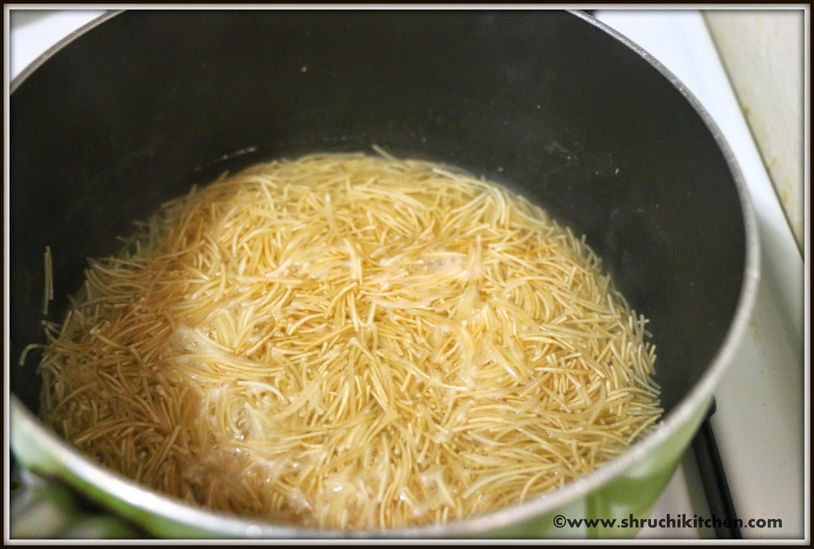 Shruchi Kitchen: Thayir Semiya