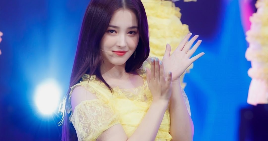 Nancy Momoland old picture - Instant5HD