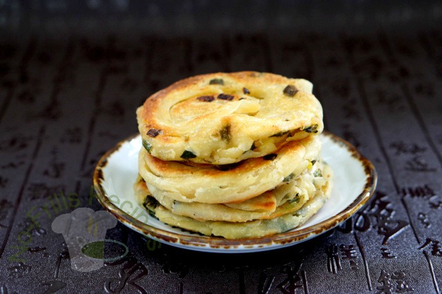 Spring Onion Pancake ~ 葱油饼
