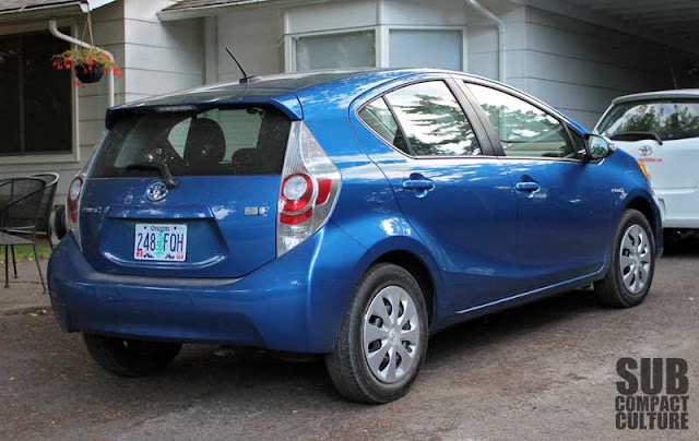 Review: 2012 Toyota Prius c: Big on tech and efficiency, small on size ...
