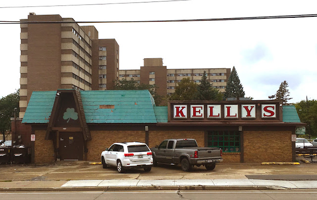 Oshkosh Beer: The Riot of 1974, Kelly's Super Bar, and the Death of the ...