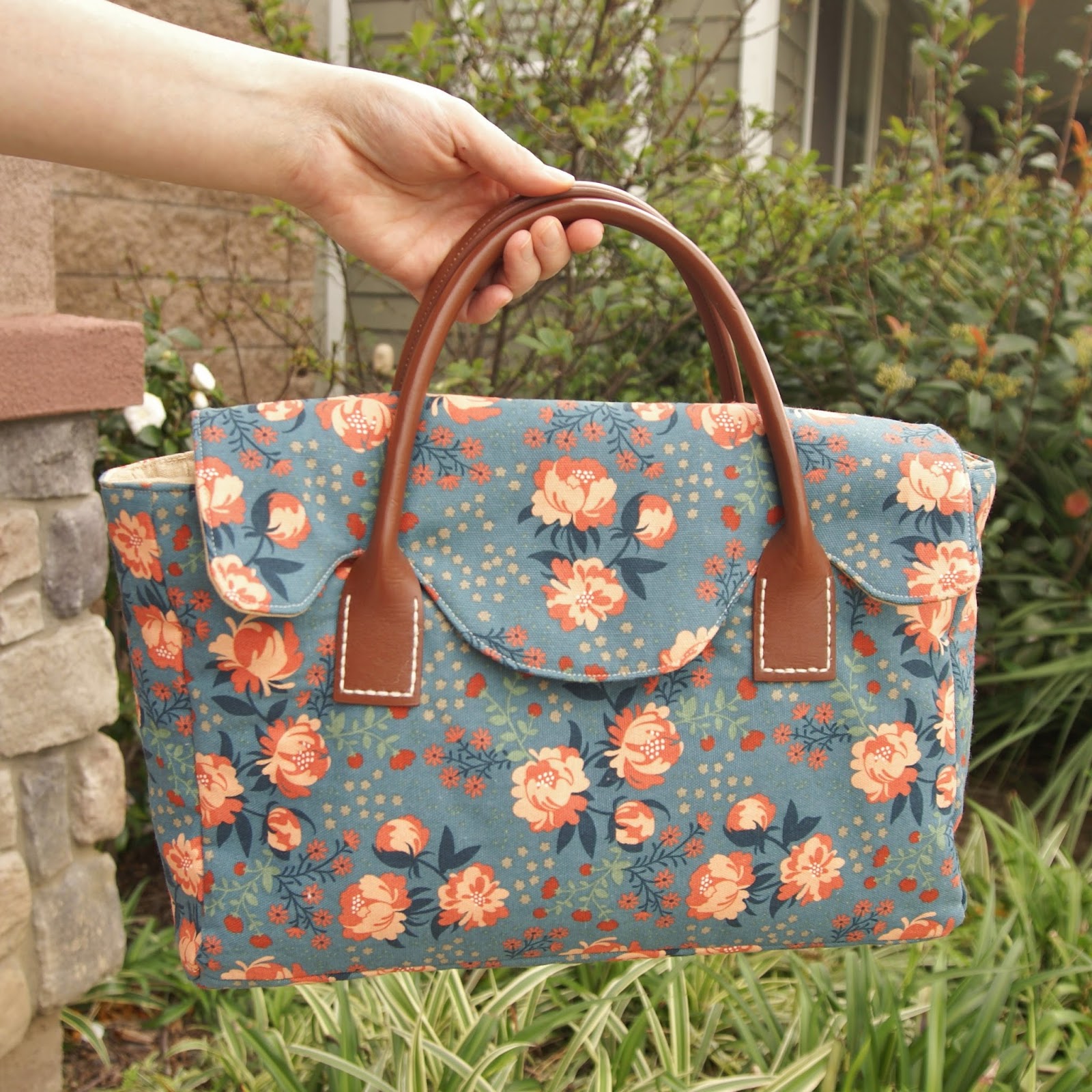 Fabric Mutt: Crafty Satchel