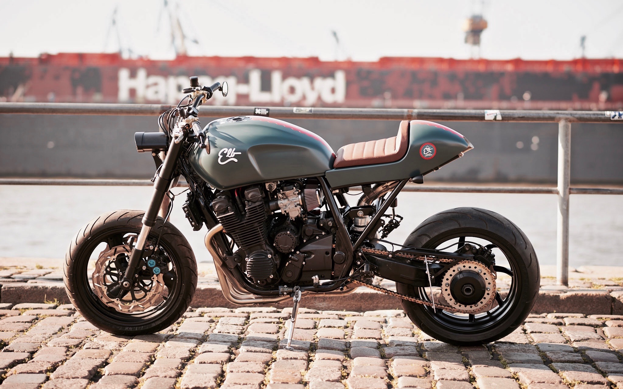 Readers rides: Elb Customs XJR - Inazuma café racer
