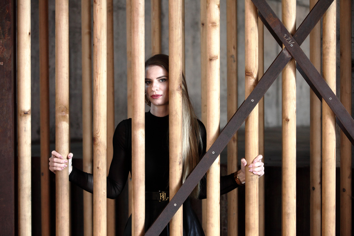 Novomeščanstvo: NOVOMEŠKI ODGOVORI: KARIN VOLT, finalistka Miss Earth ...