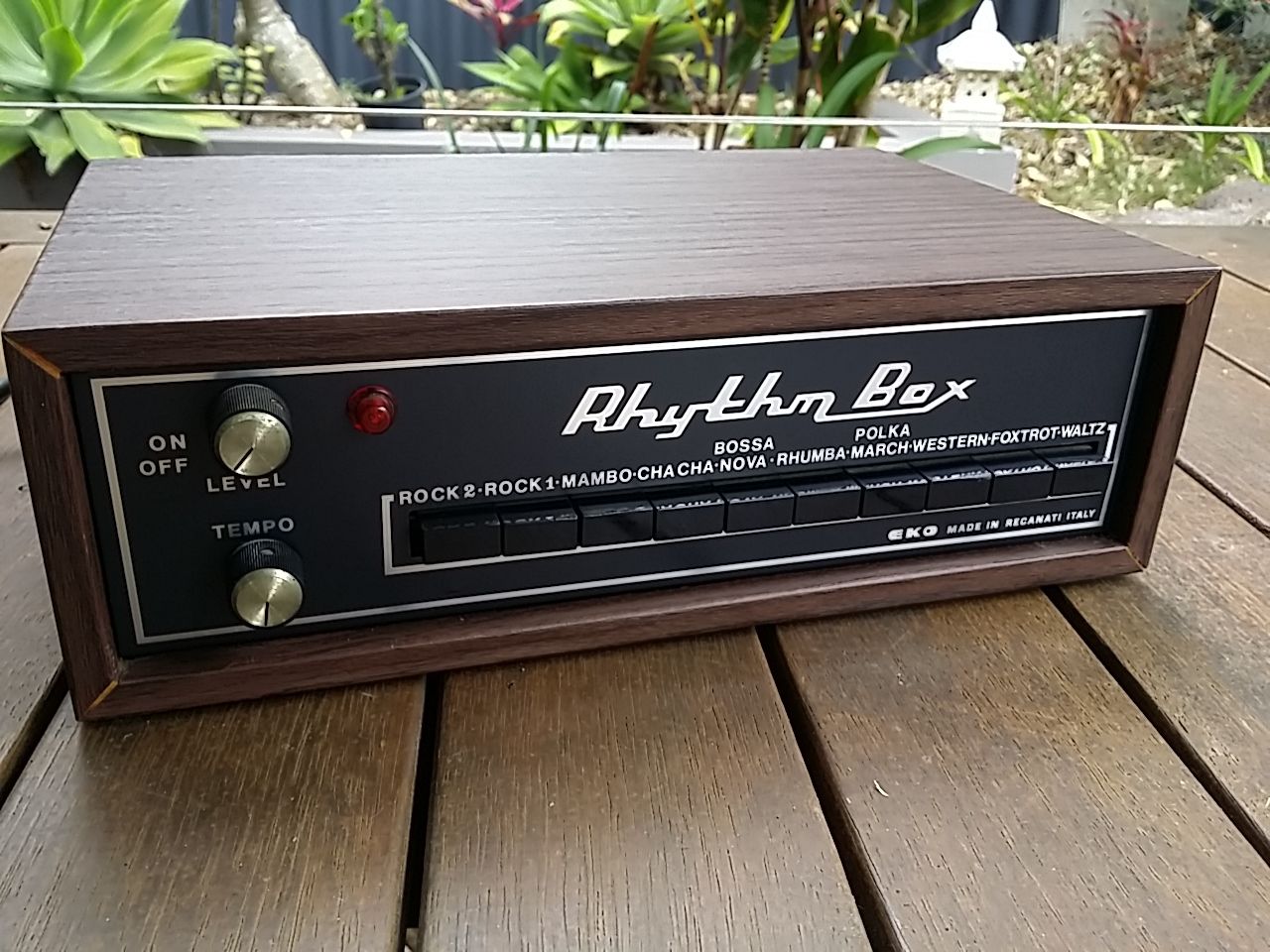 MATRIXSYNTH: EKO Rhythm Box