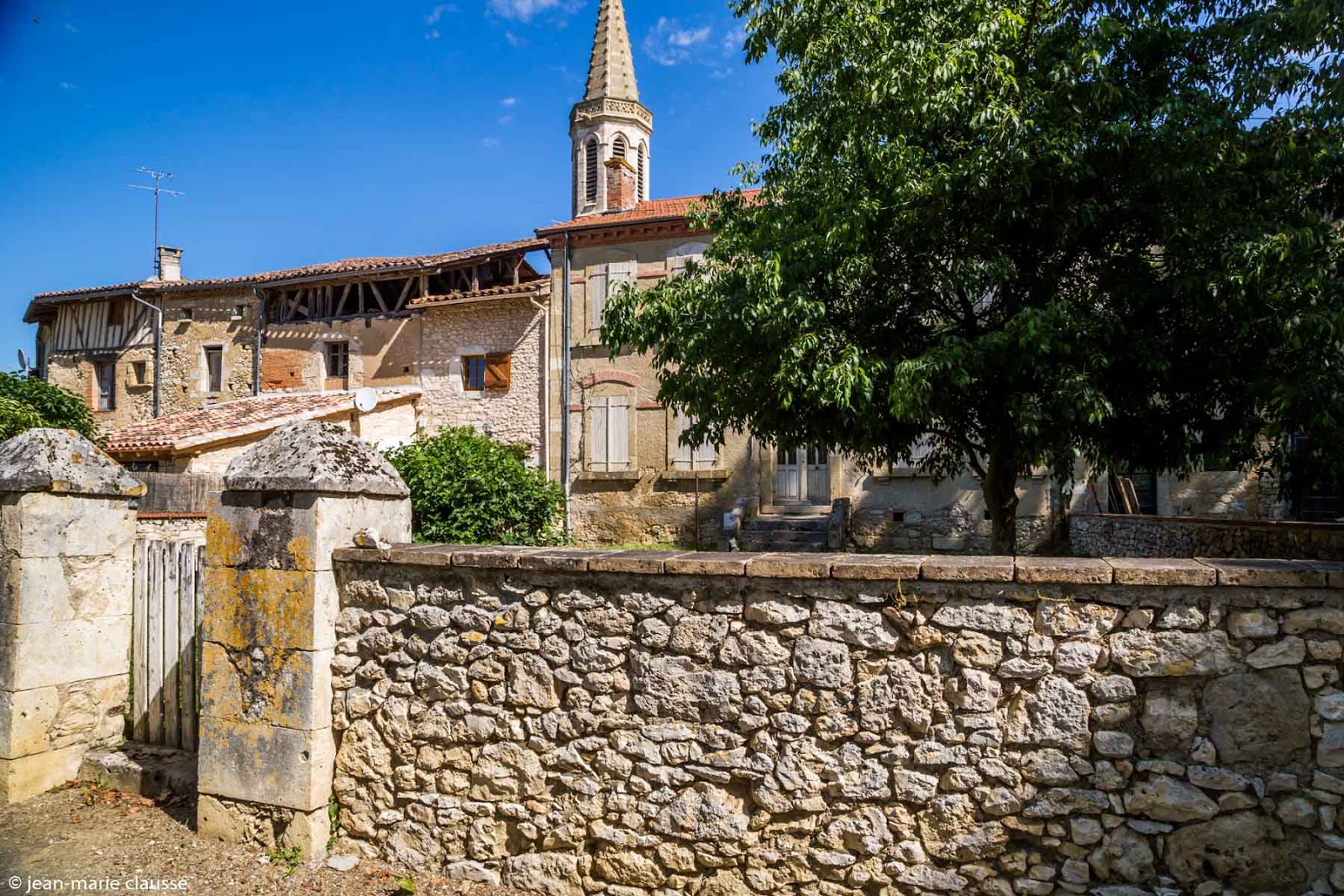 Découvrir la France en photos: 103 - SARRANT. (Gers -32)