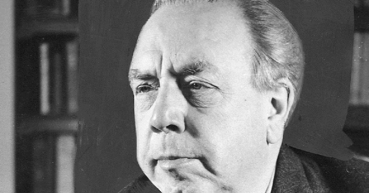 Famous Pipe Smokers: J.B. Priestly