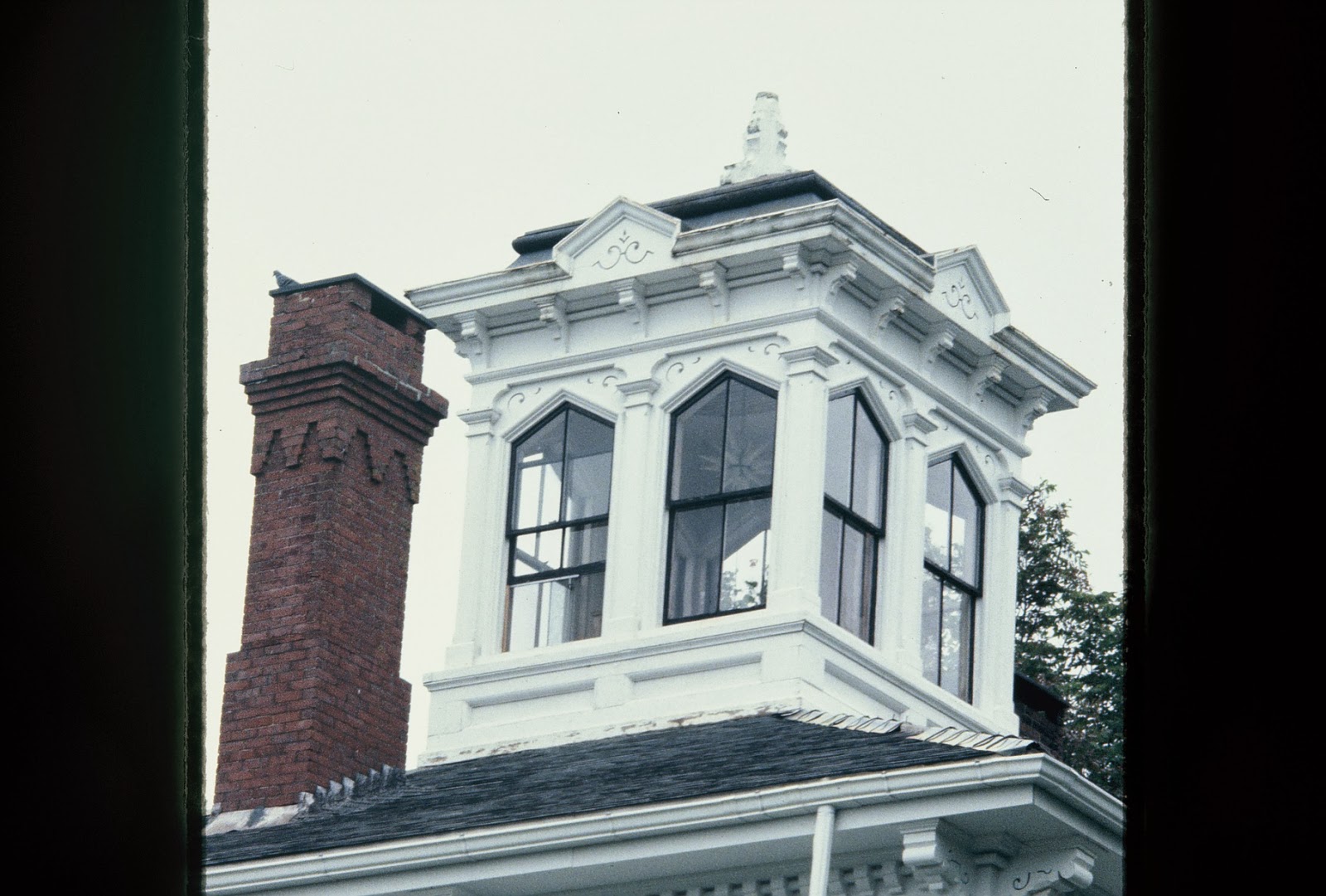 HomeCountry: VIEWING HISTORY FROM AMERICA’S ROOFTOP GALLERIES