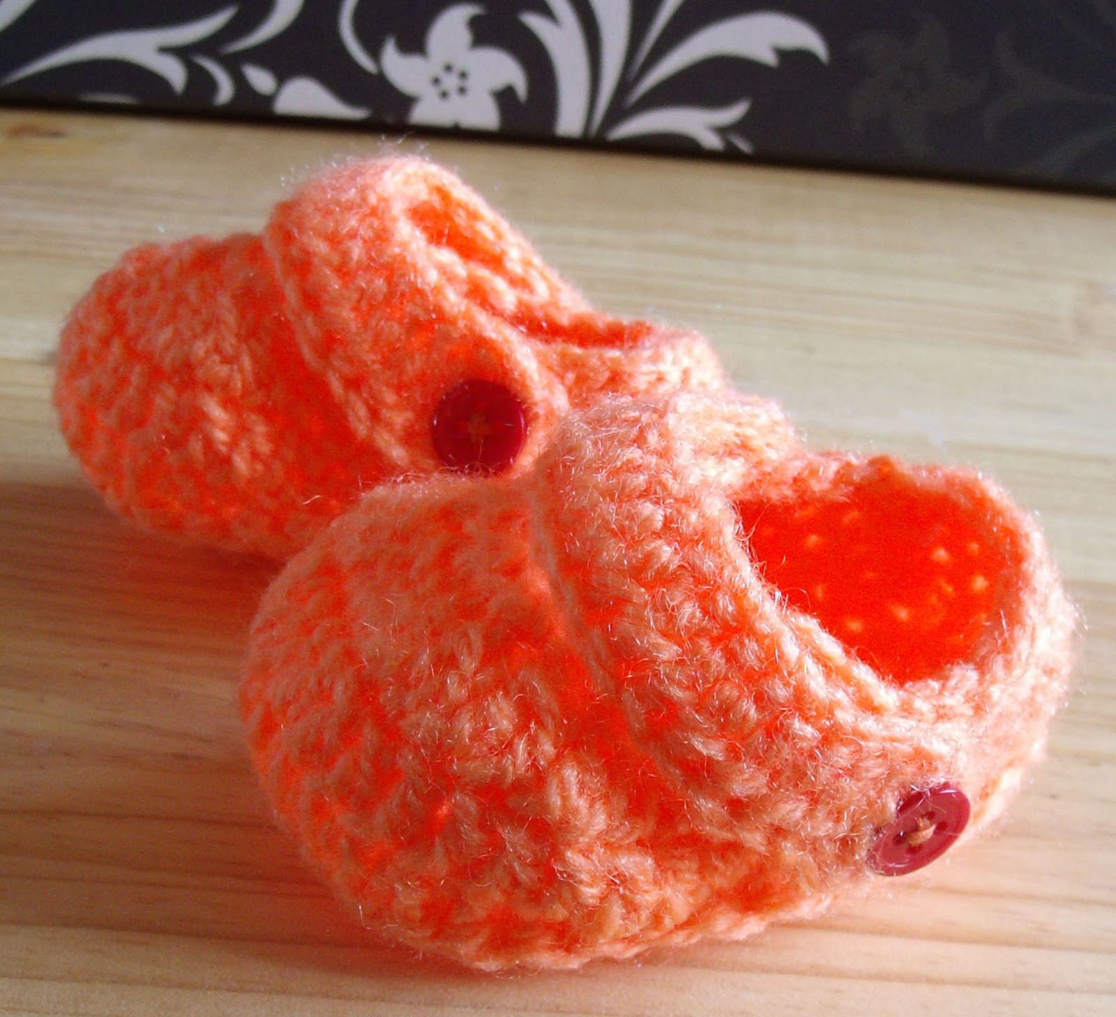 Craft Cove Blog: Free Crochet Baby Crocs Pattern - Updated
