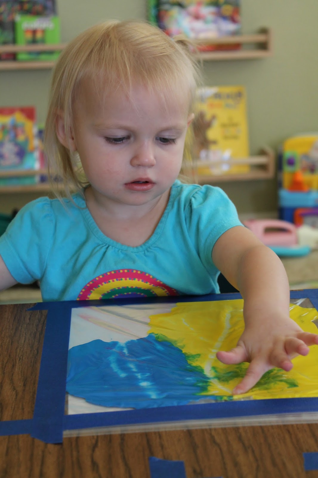 Apples 4 Bookworms: Playschool: Rainbow of Colors!