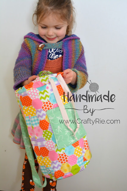 CraftyRie: Knitting backpack