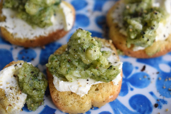 Smaskelismaskens: Crostini med pesto och philadelphiaost