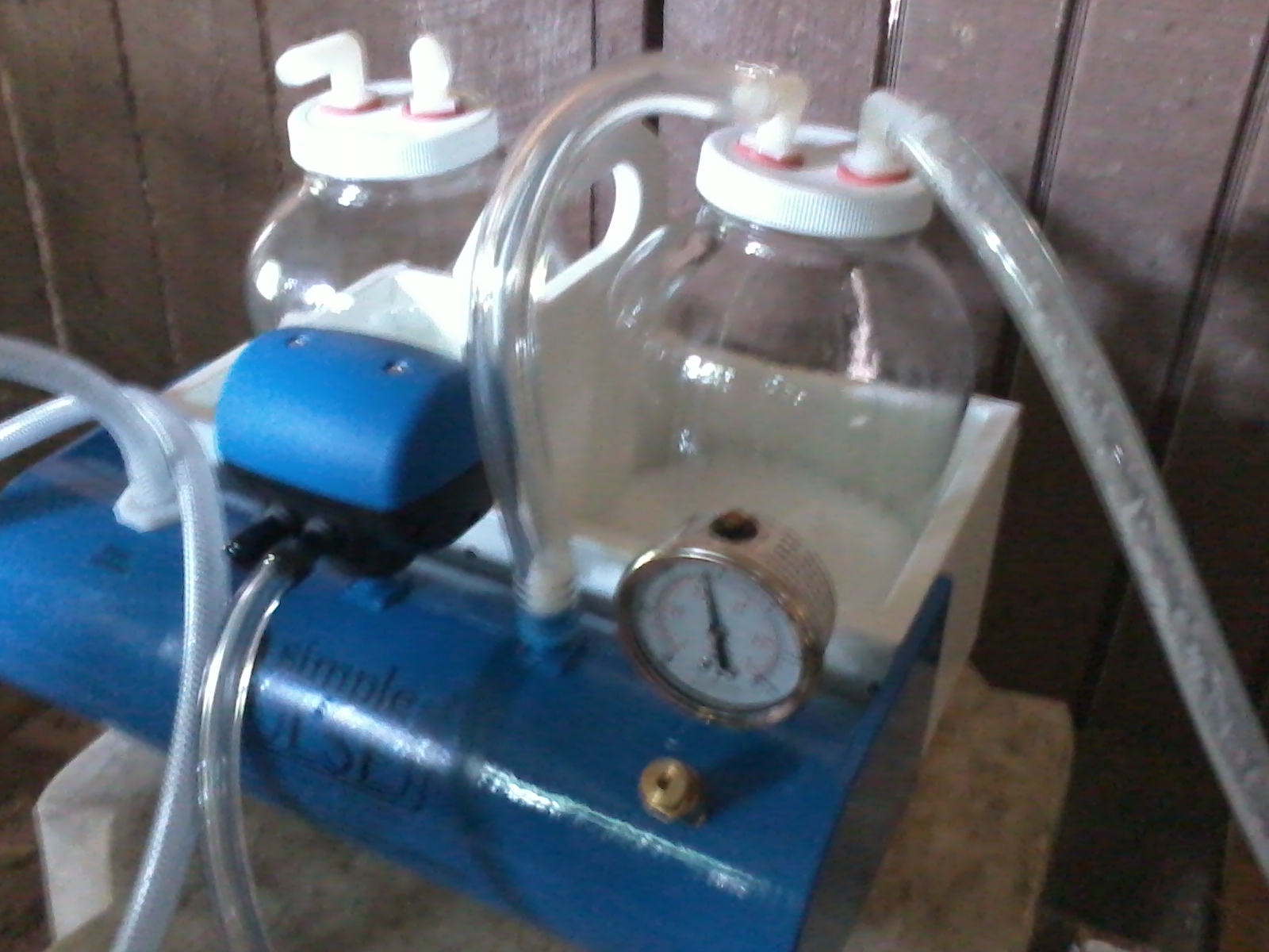 Kleinshire: First Thoughts on our new "Simple Pulse" milker