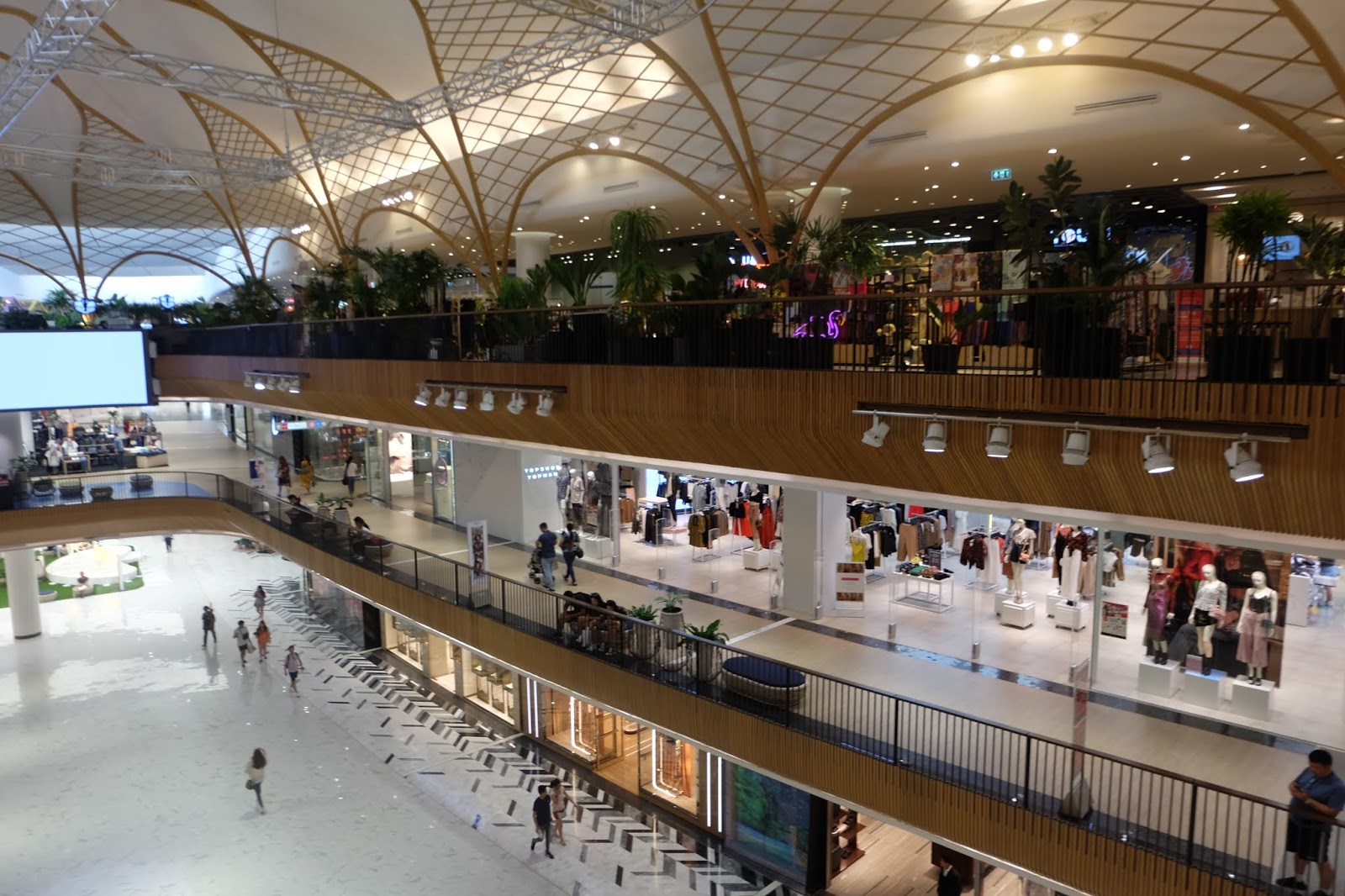 Kee Hua Chee Live!: CENTRAL PHUKET MALL IS NOW A YEAR NOW WHILE ITS ...