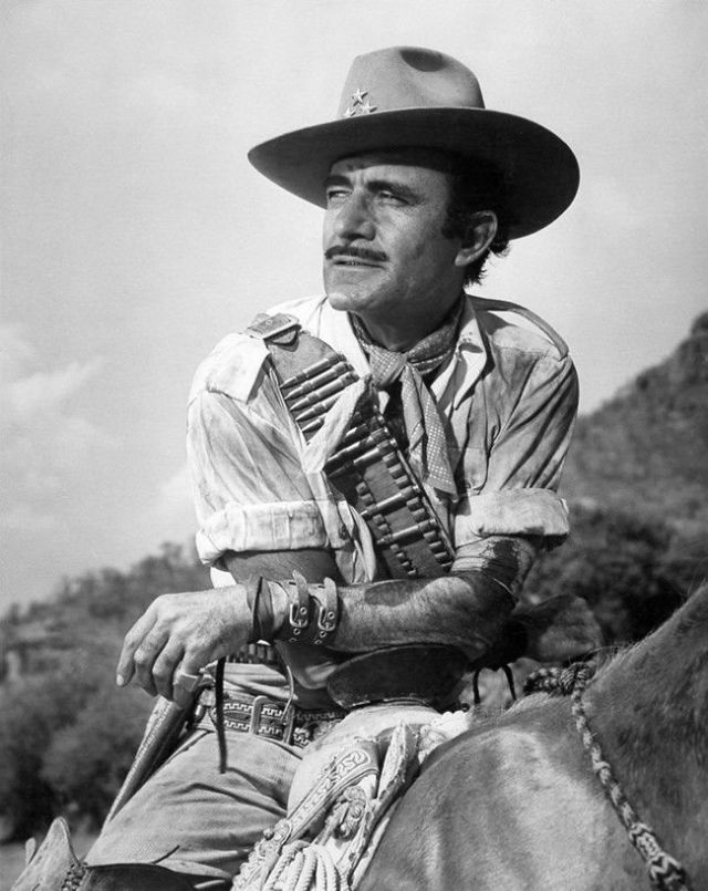 40 Portrait Photos of a Young and Handsome Mexican Actor Gilbert Roland ...