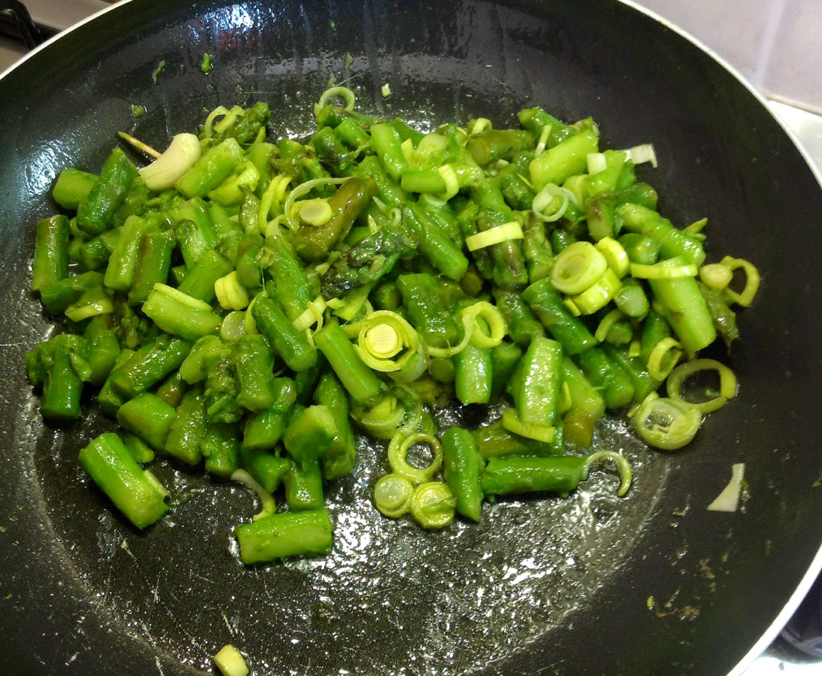 Colla&Cannella: "Cicche con asparagi, porro e pancetta affumicata"