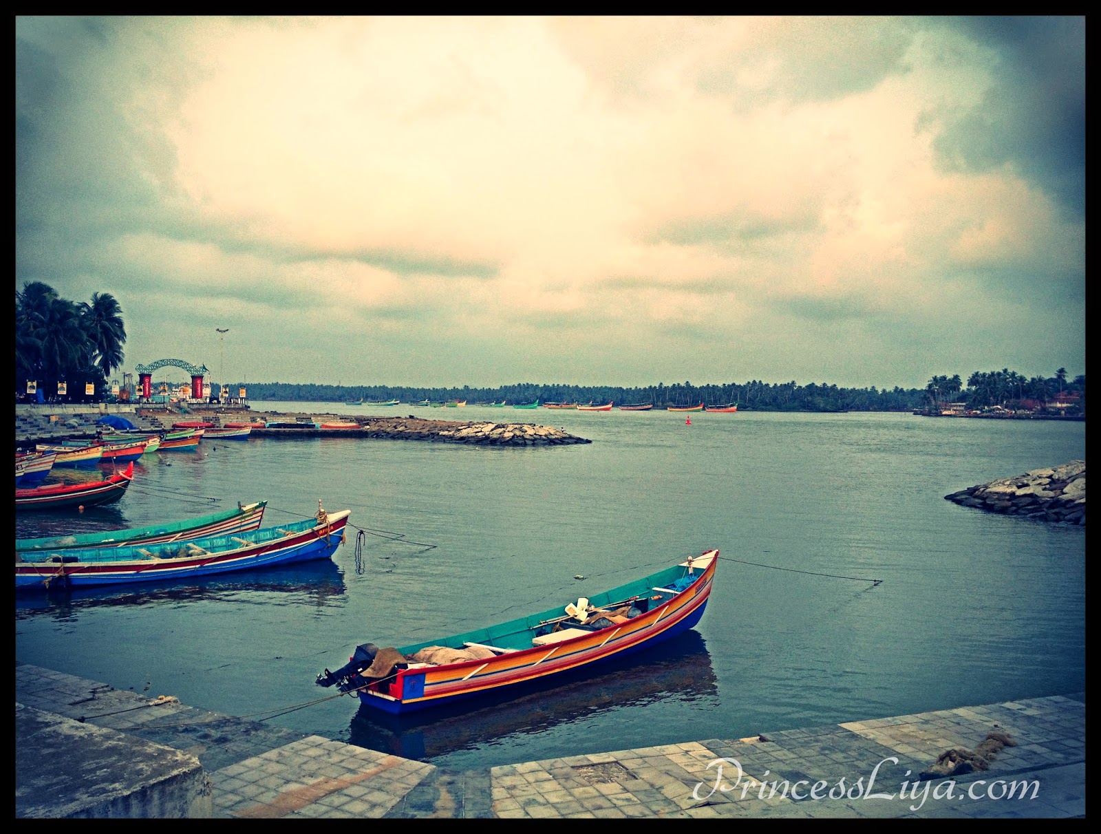 Life with Liya and Zain: A visit to Beypore Port and Beach - 04/19/2014