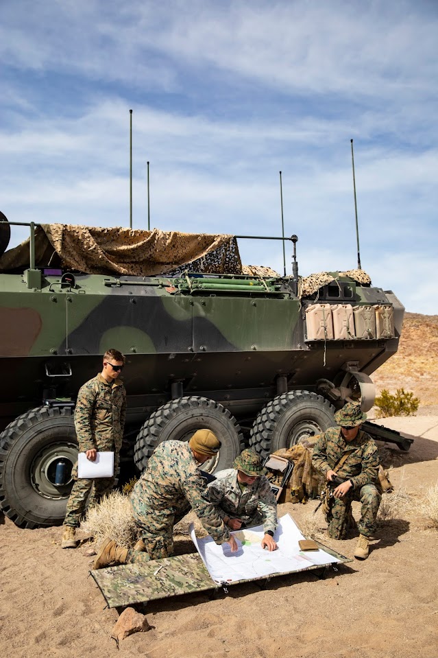 The Dead District: A 1st Marine Division ACV first time in training ...