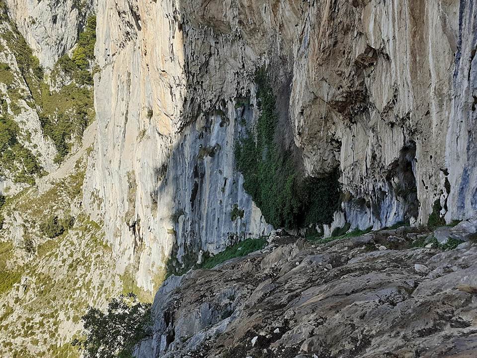 PUCAVI El Macizo Oriental de los Picos de Europa y el Desfiladero de La ...