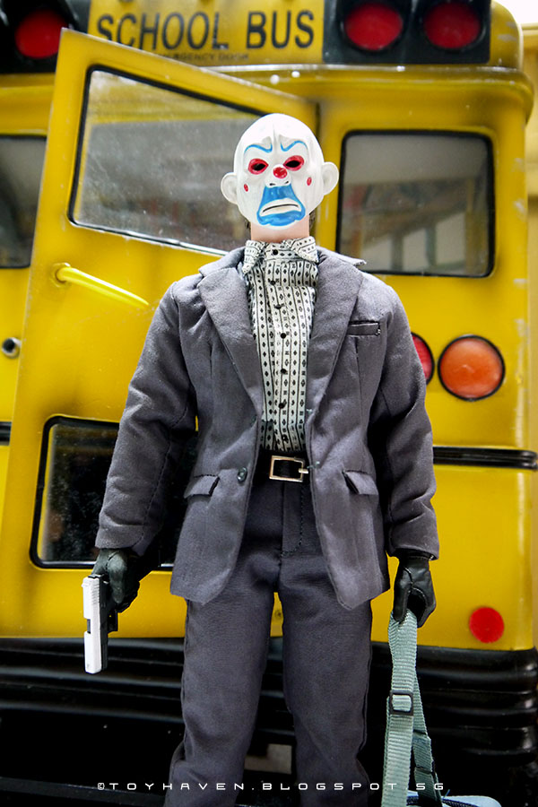 toyhaven: Red Diorama "I shot the bus driver" scene: Recreate opening ...