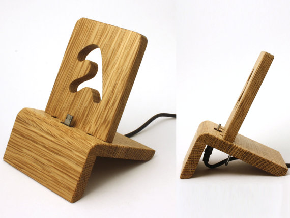 Lambda Wooden Handmade Smartphone Dock - Tech News 24h