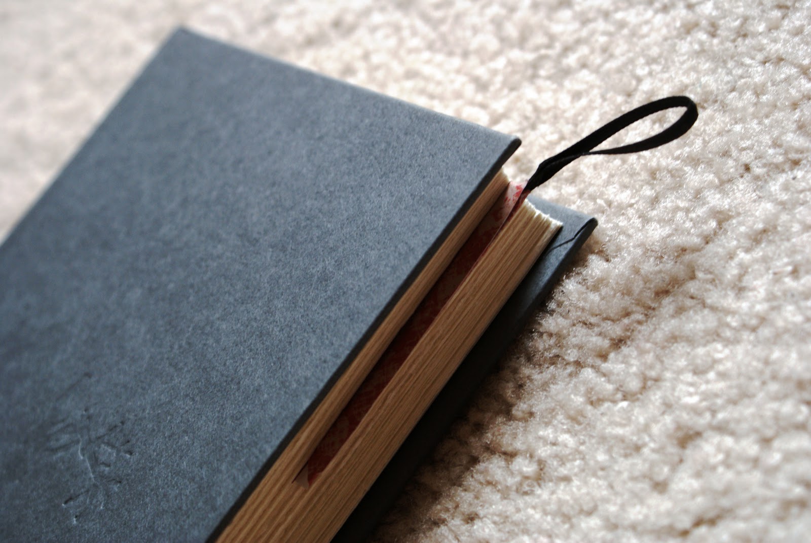 The Better Nester: How To Make A Page Corner Bookmark: Paper Edition!