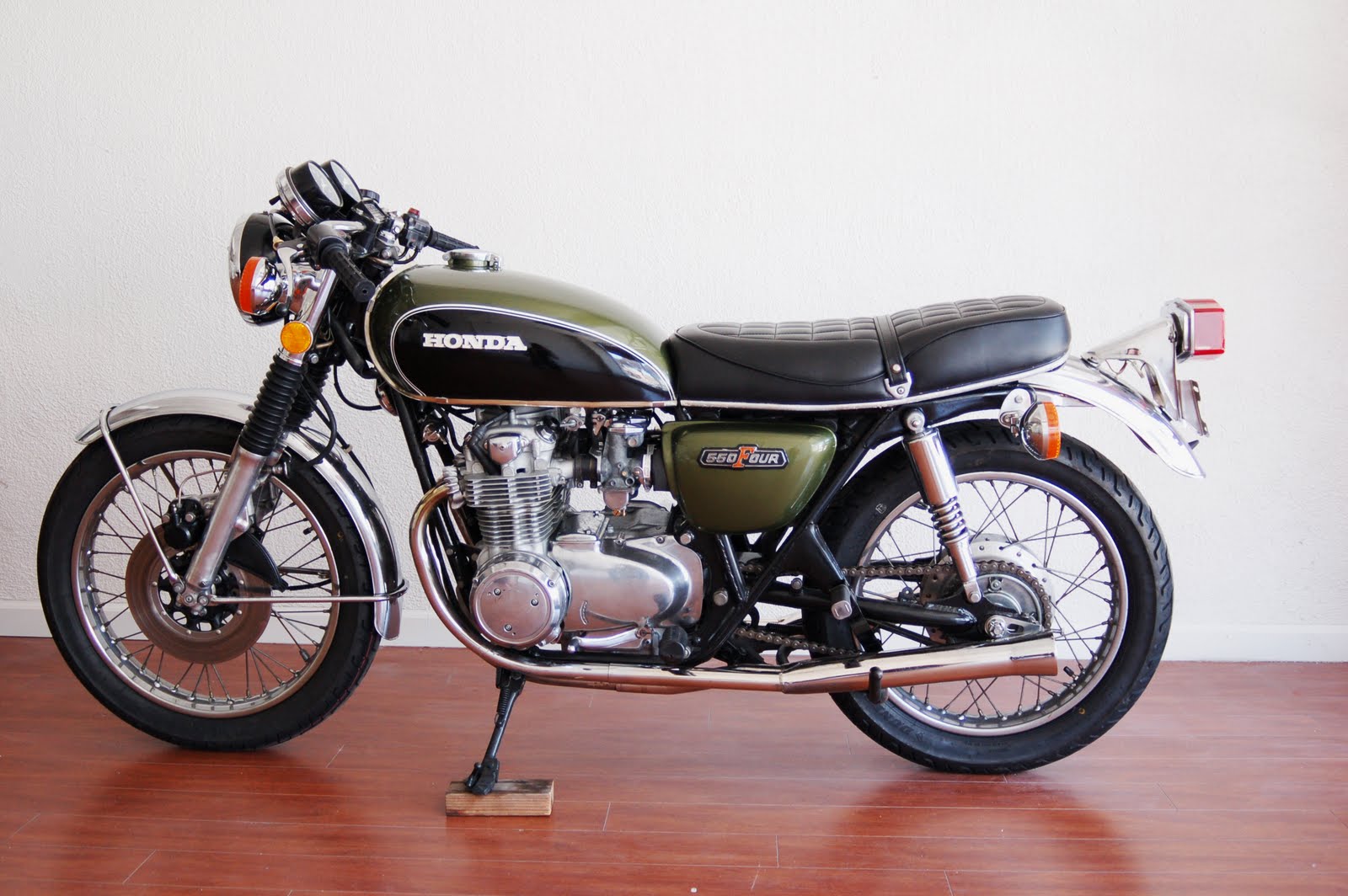 Vintage Honda CB: '75 CB 550