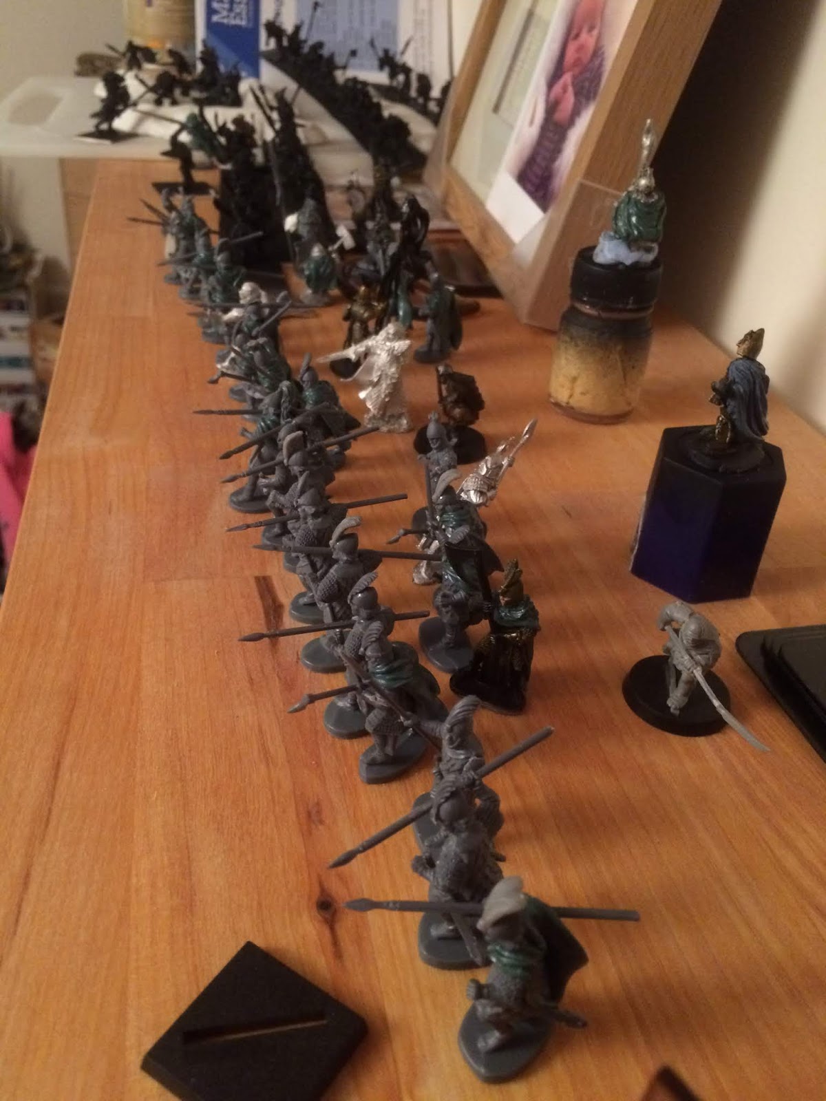 iron mitten: Elf Leaf Mail