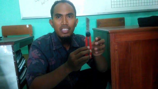 Cara Memotong Ujung Cutter dengan Aman Agar Tidak Terkenal Pecahan ...