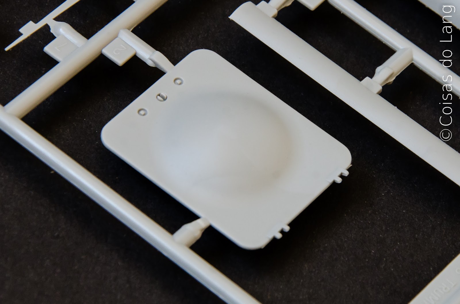 Review - Trumpeter 00312 - Russia KV-2 Tank