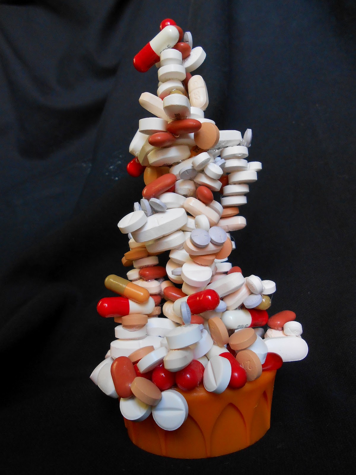lonack signature: Pill Sculpture - allow Creativity to flow