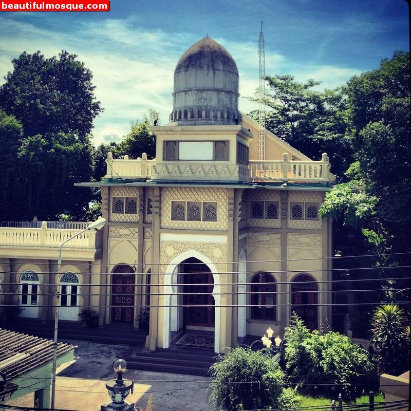 Princess Hijab: Masjid Bersejarah di Thailand