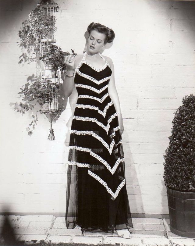 40 Glamorous Photos of Janis Paige in the 1940s ~ Vintage Everyday