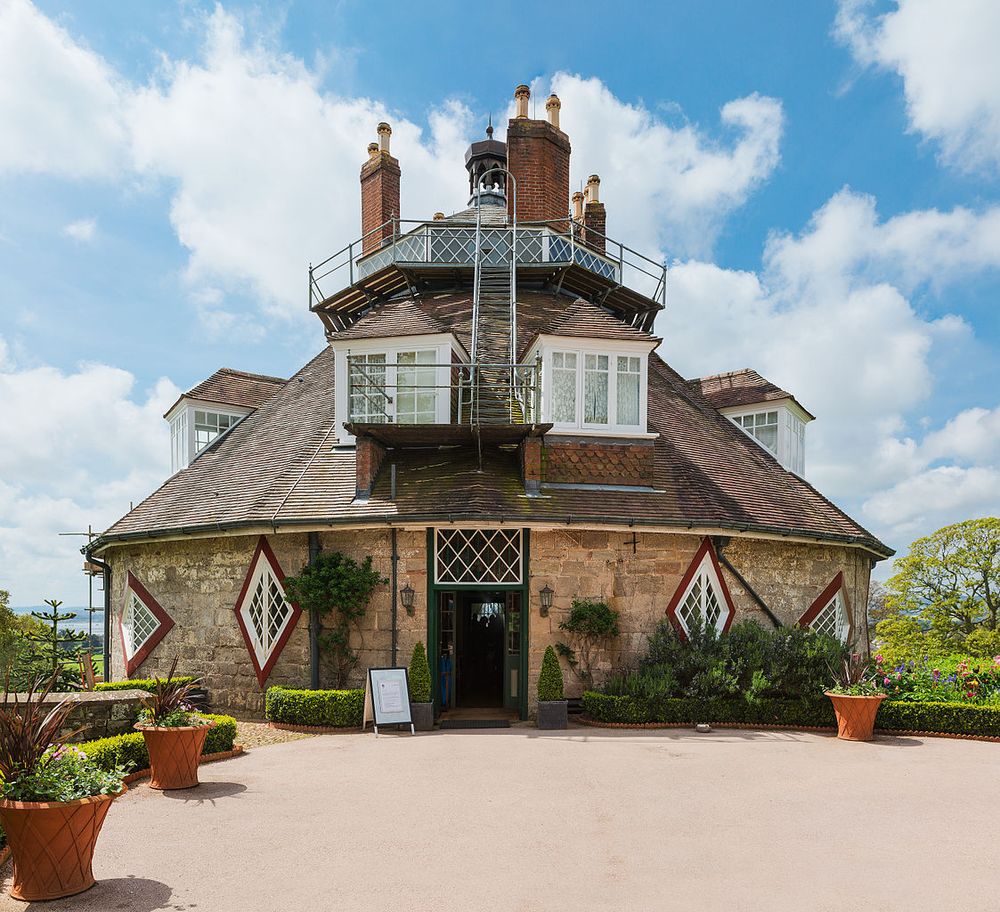 A la Ronde: The 16-Sided House That’s Never Short of Sunlight | Amusing ...