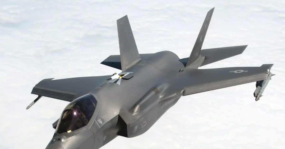 NITPICK: F-35 SIDEWINDER PYLONS