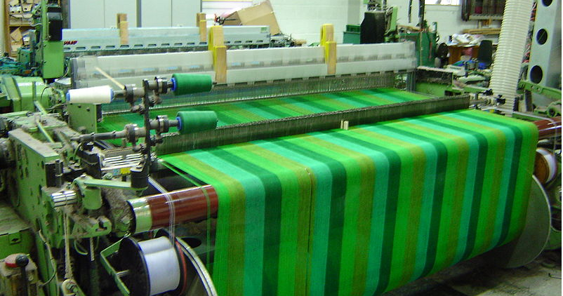 Types of weaving machine according to weft insertion mechanism