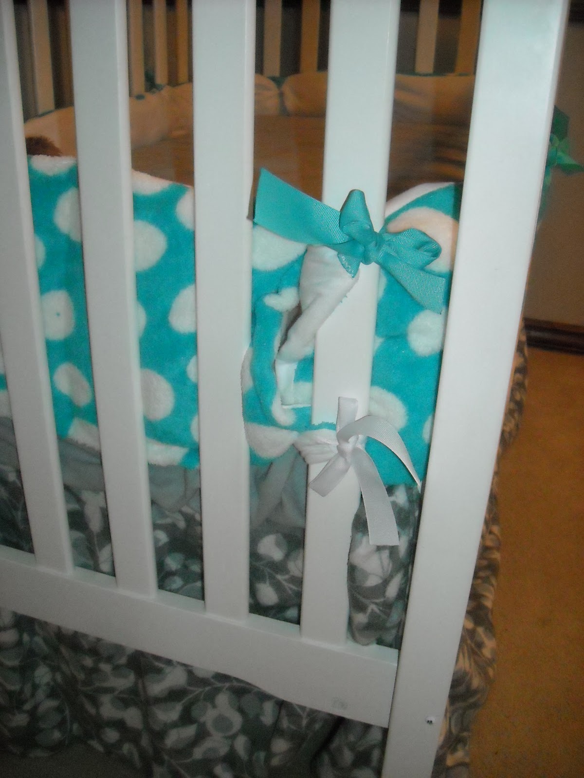 SmallTownJulia: DIY Easy crib bumpers