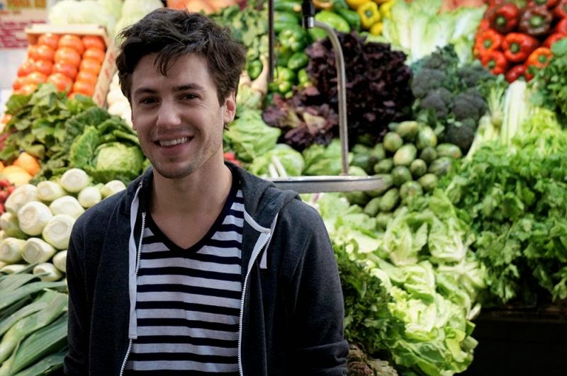 FROM THE MUSICAL "EL CABARET DE LOS HOMBRES PERDIDOS" : ESTEBAN ...