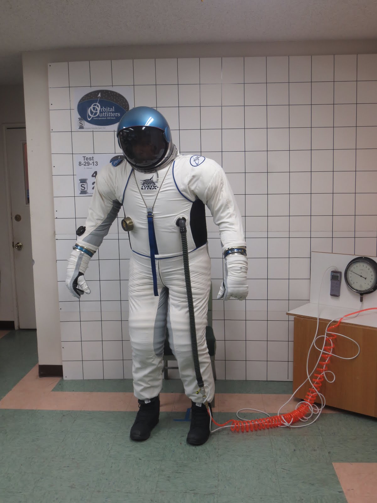 Diligent Dwarves: How best to Squeeze the body, or Pressure suit design.