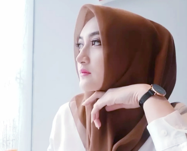 Cantik Bak Bidadari, Status Janda Tiga Anak Cantik Bak Bidadari, Status Janda Tiga Anak